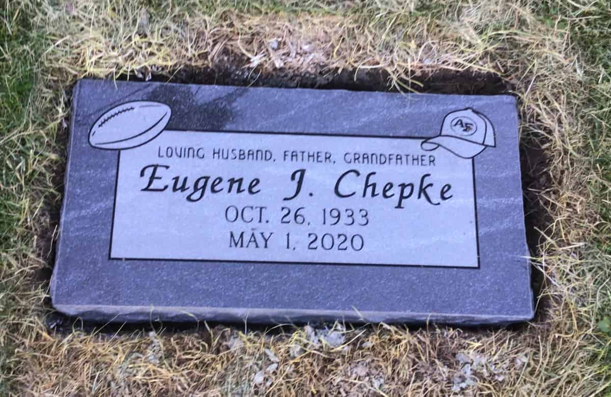 What Should I Put on a Headstone? 6 Common Elements to Include