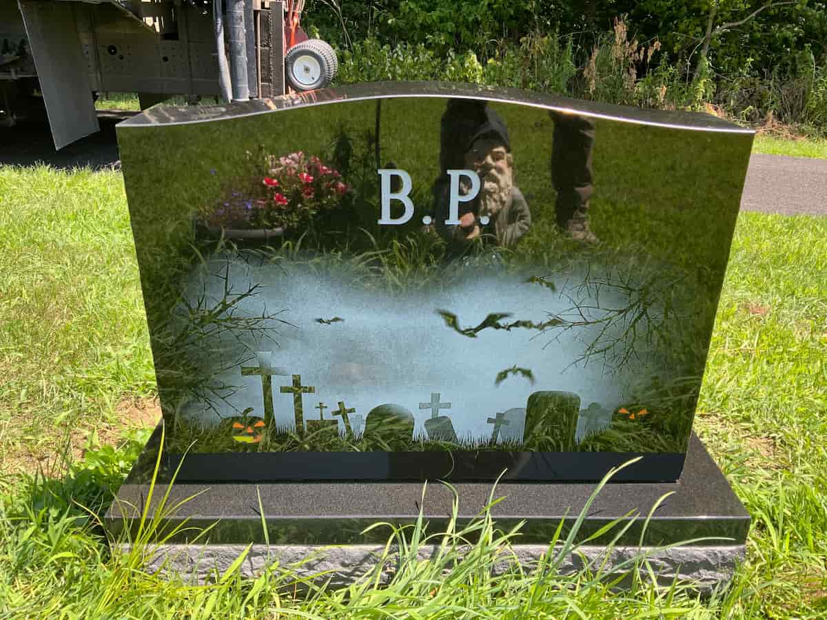 What Should I Put on a Headstone? 6 Common Elements to Include