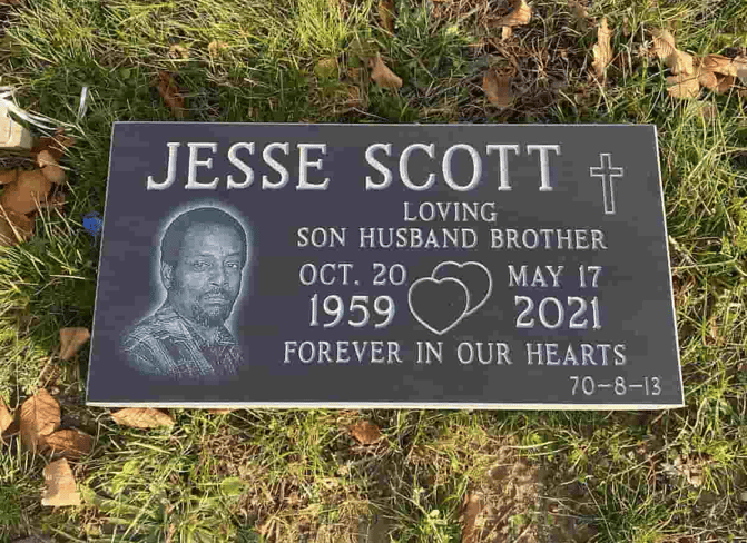 What Should I Put on a Headstone? 6 Common Elements to Include