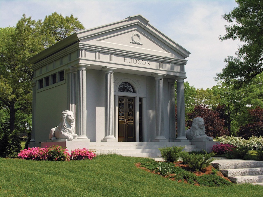 A Guide to 5 Different Types of Mausoleums
