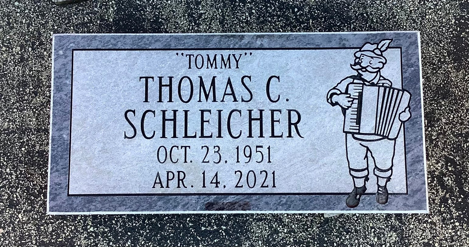 5 Headstone Designs For Music Lovers