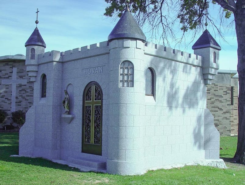 A Guide to 5 Different Types of Mausoleums