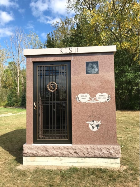 5 Key Differences Between Mausoleums and In-Ground Burials