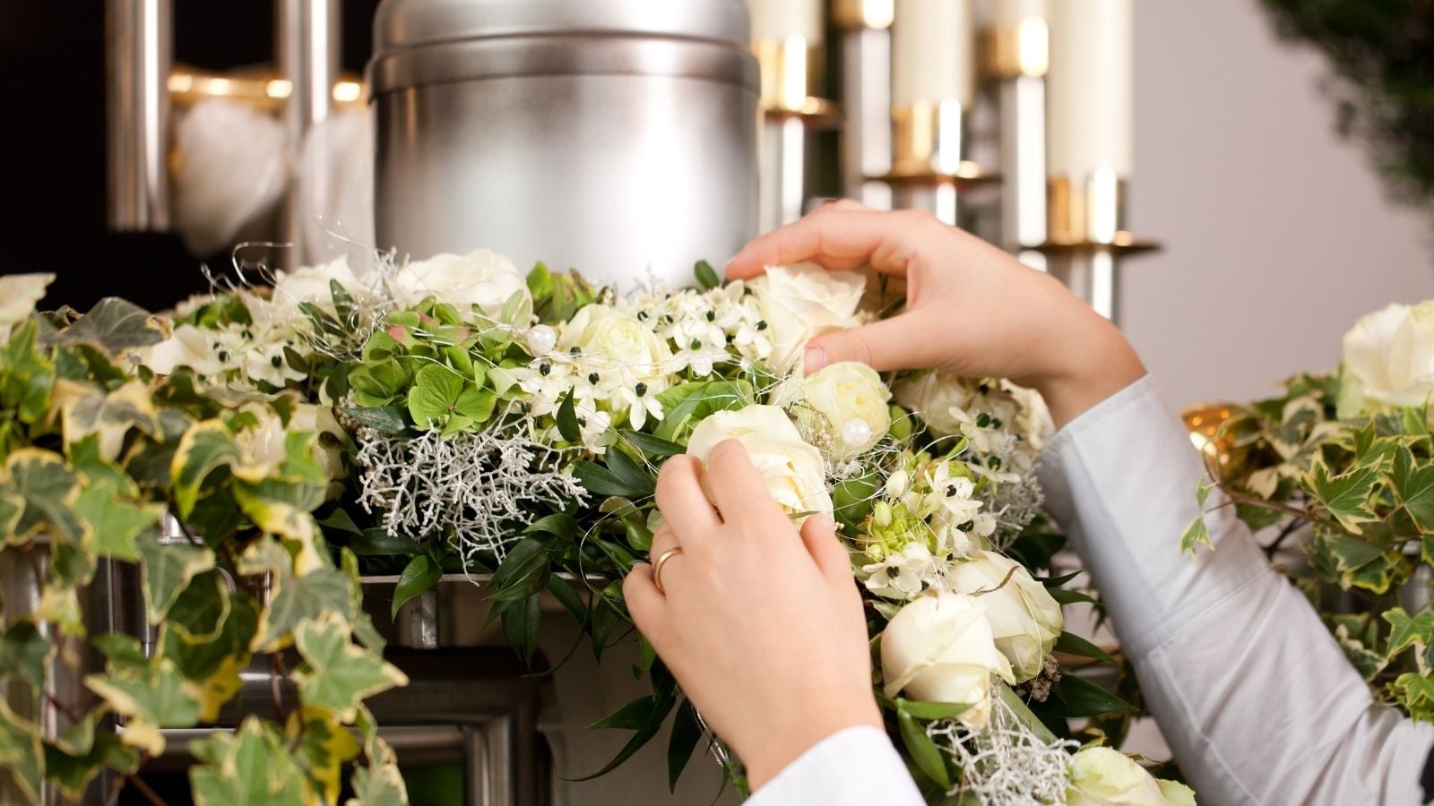 3 Ways To Make a Memorial Urn Special and Unique