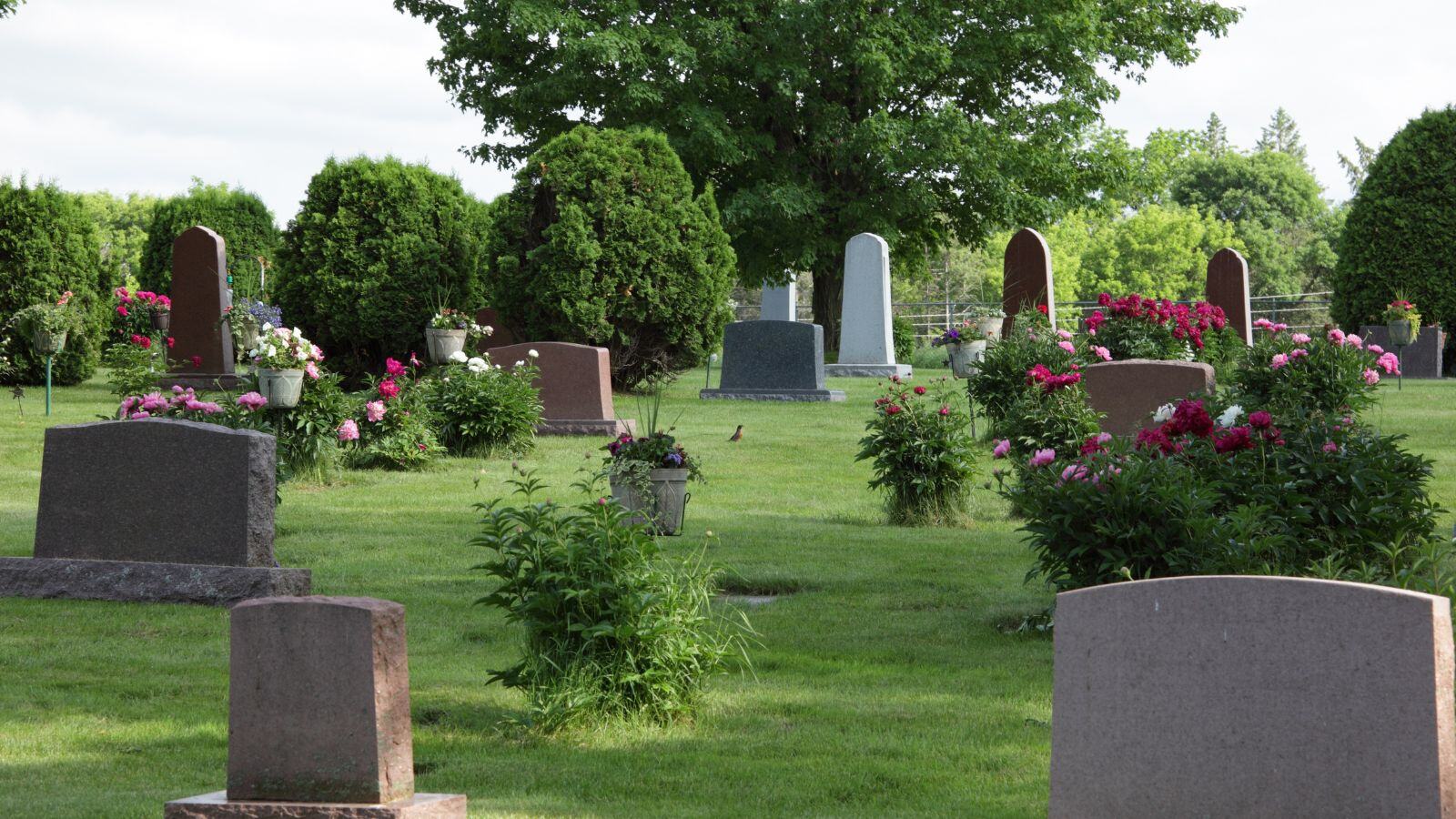 6 Myths About Buying a Headstone from a Cemetery
