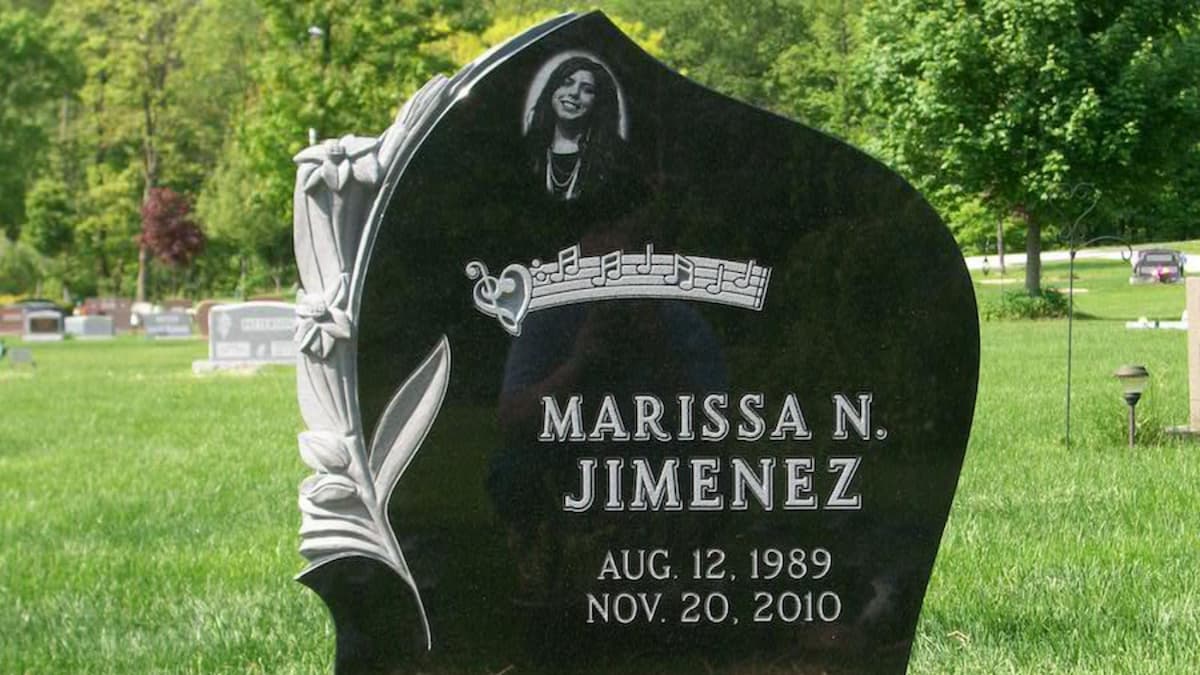 5 Headstone Designs For Music Lovers