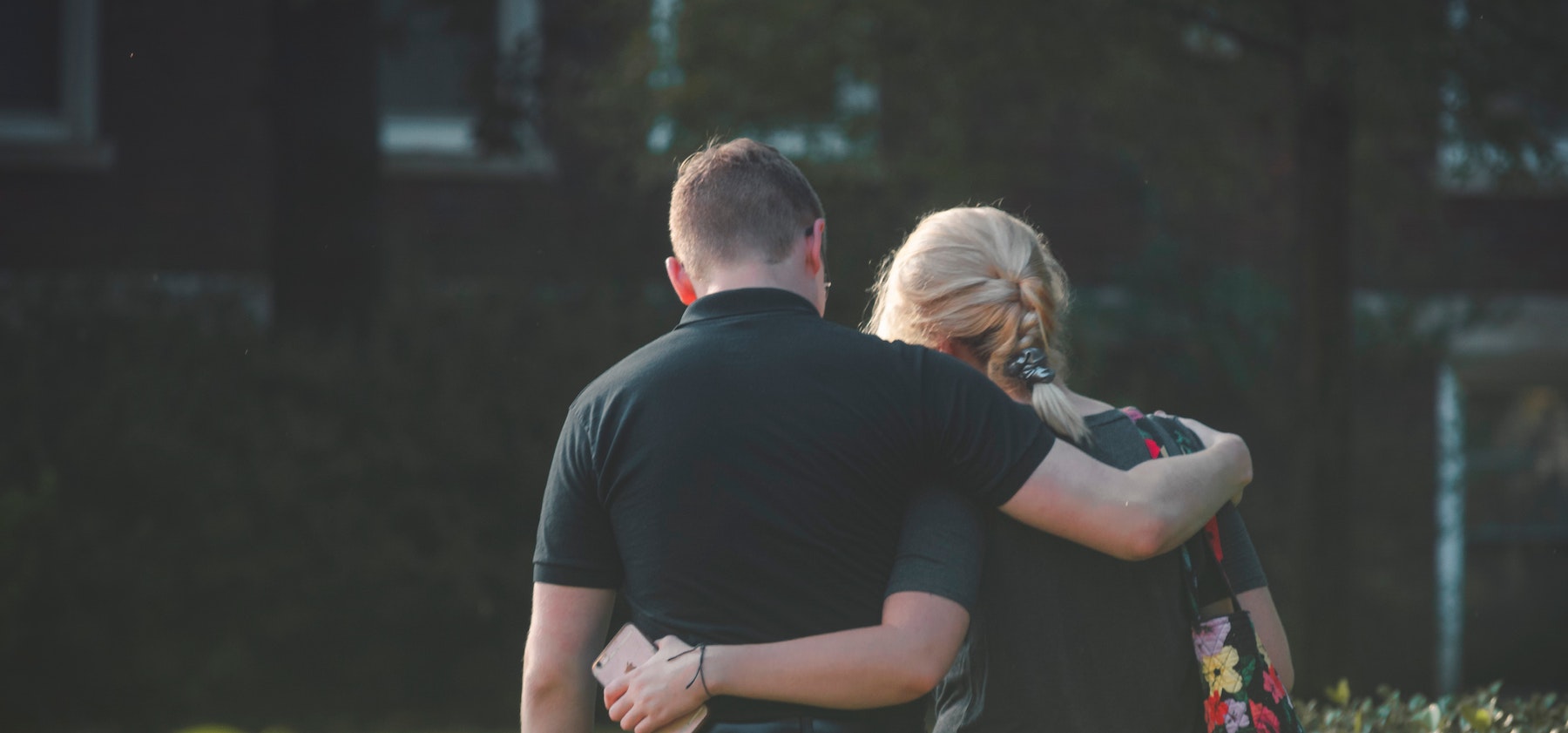 Respecting Privacy While Comforting a Grieving Love One | Milano